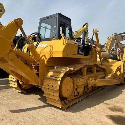 Komatsu D155 buldožer