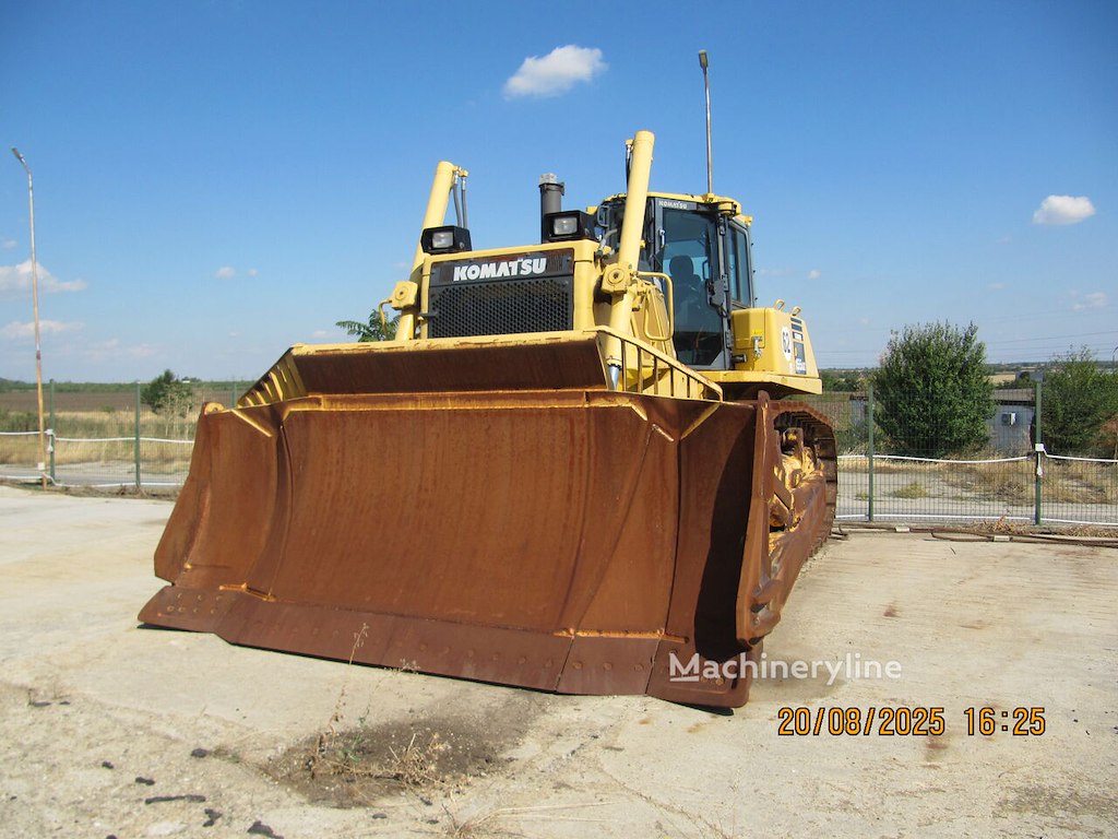 Komatsu D155 AX-7 buldožer