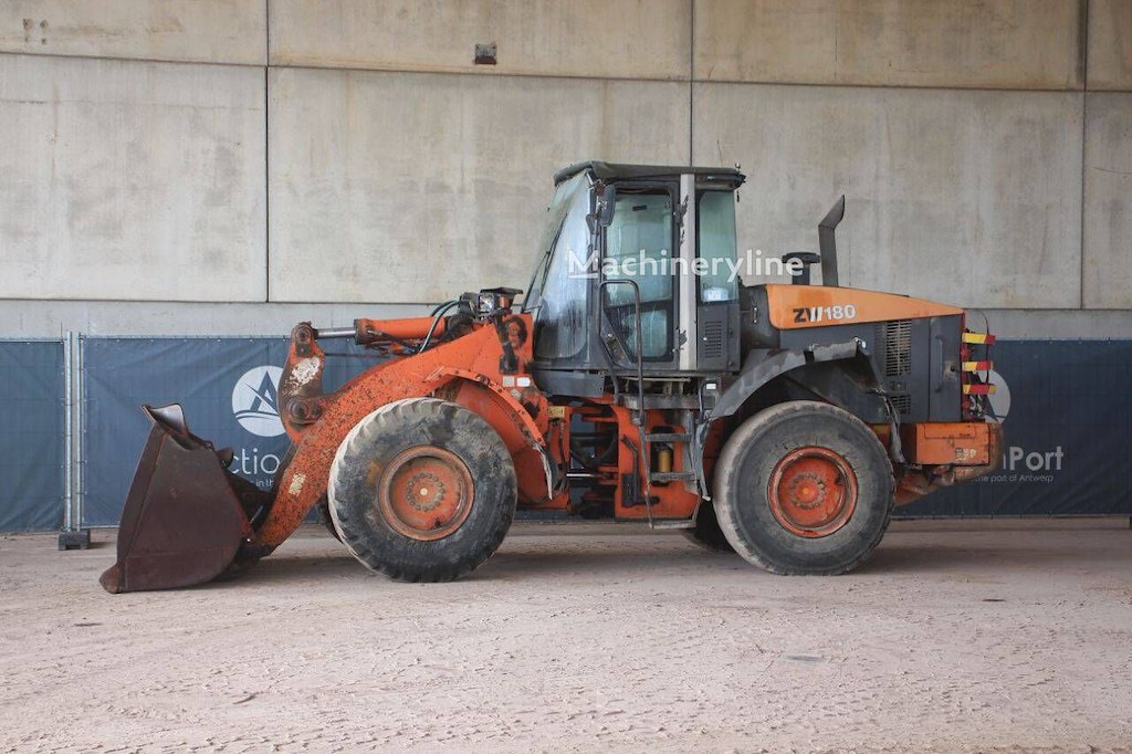 Prodaje se Hitachi ZW180 prednji utovarivač na aukciji