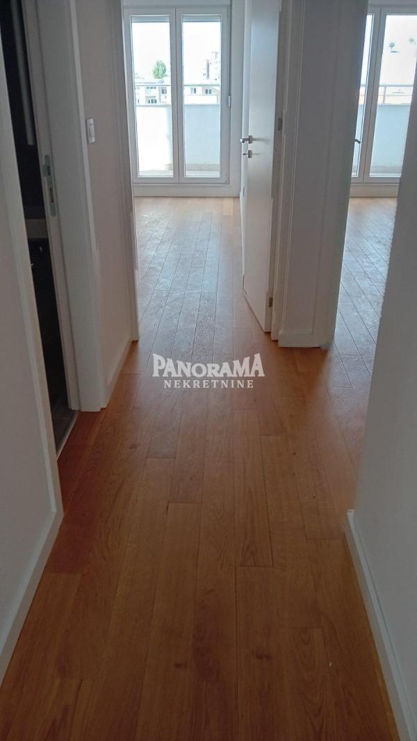 Čelopečka, Četvorosoban stan na prodaju, 96m2, 400.470€