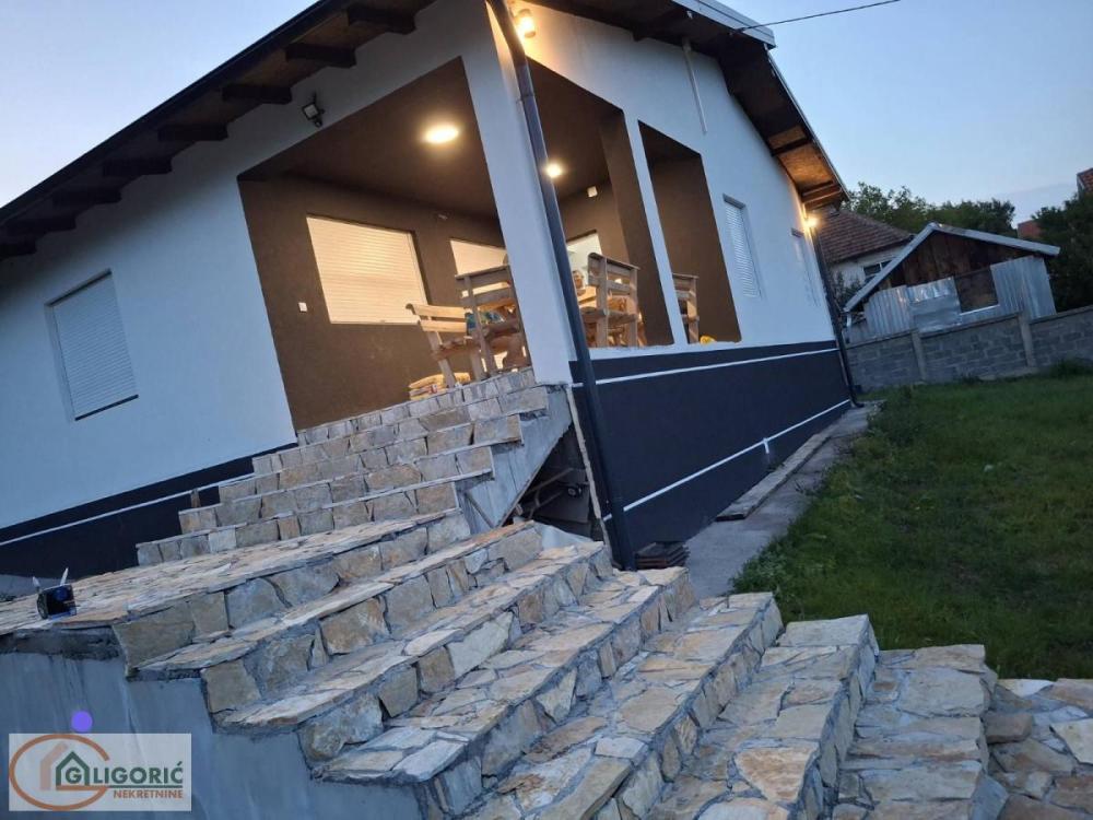 Bogoljuba Petkovića, Kuća na prodaju, 122m2, 120.000€