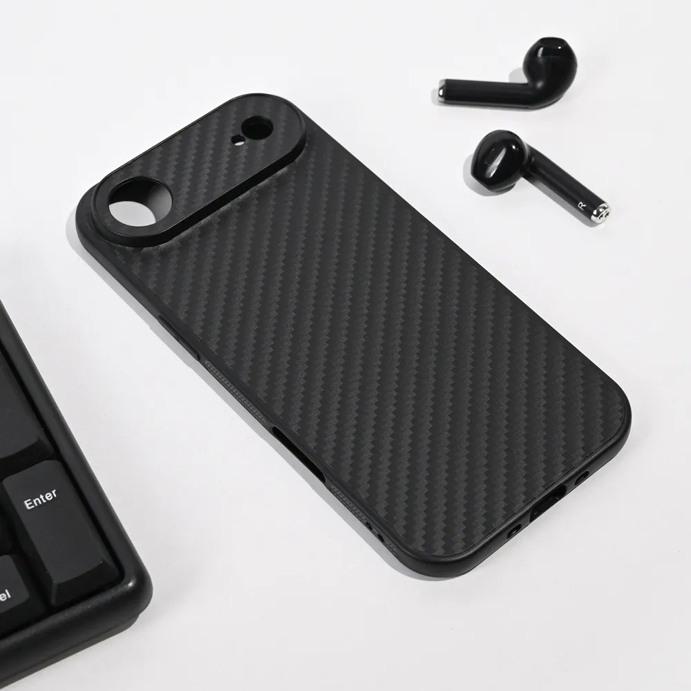 Maska Carbon fiber za iPhone 17 Air 6.6 crna