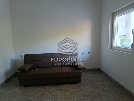 Hitna prodaja! Uknjižen lokal/garsonjera ID#8347