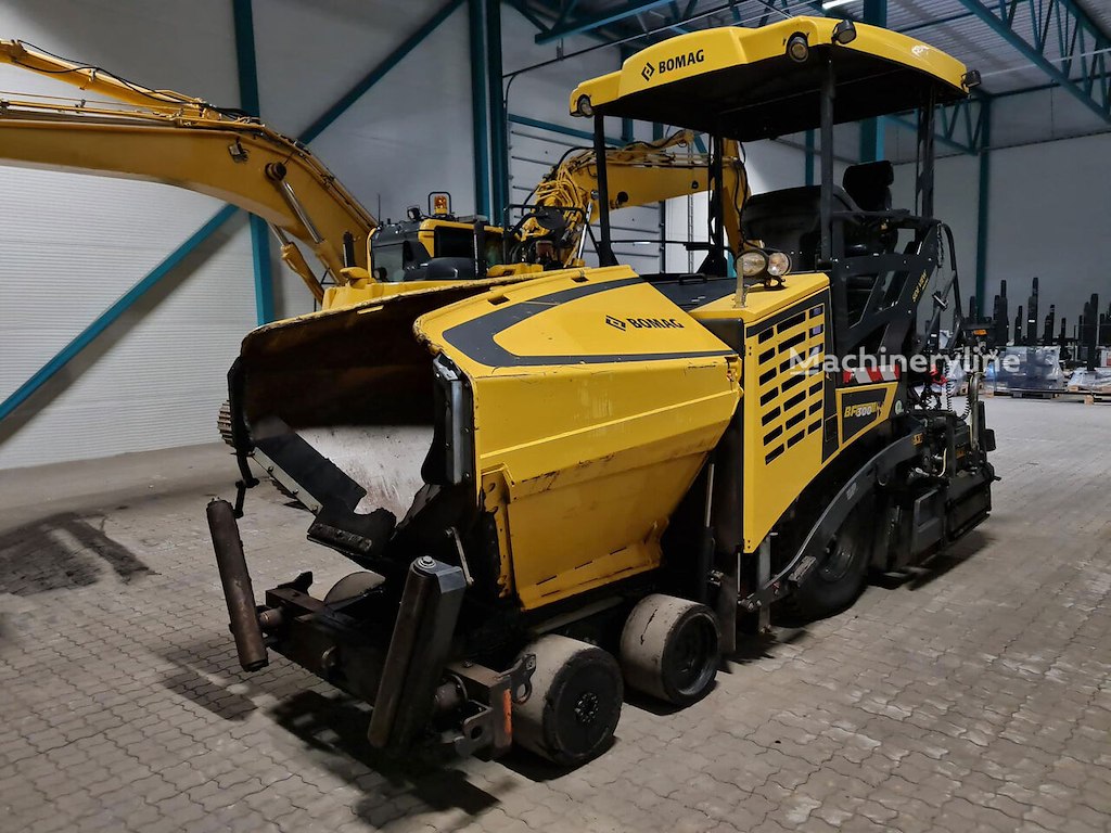BOMAG BF 300 P-2 asfaltni finišer točkaš
