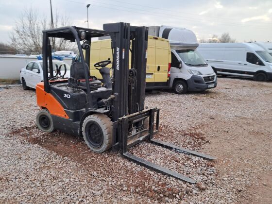 Prodaje se Doosan G30P7 viljuškar na gas na aukciji