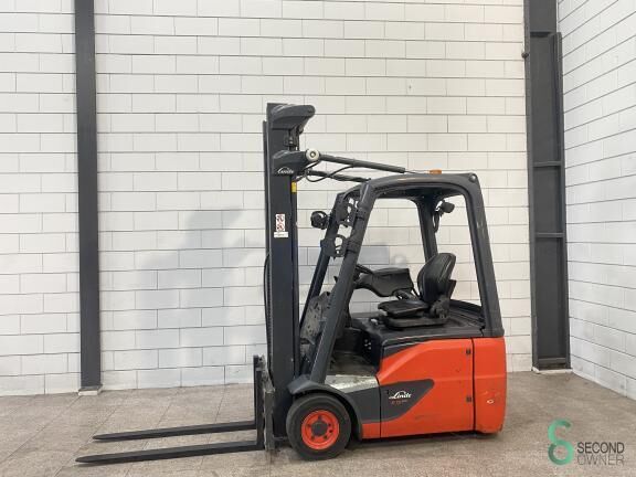 Linde E 15 viljuškar na tri točka