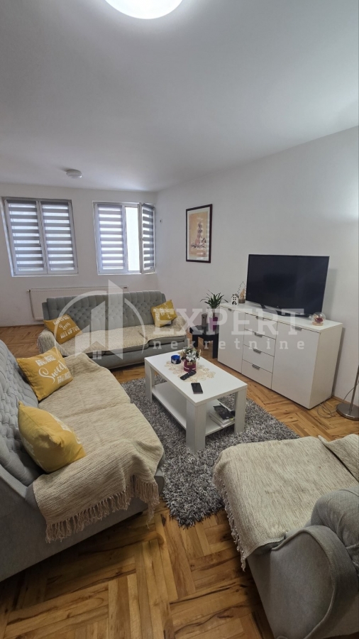 Izdaje se neuseljavana garsonjera u centru, 30m2