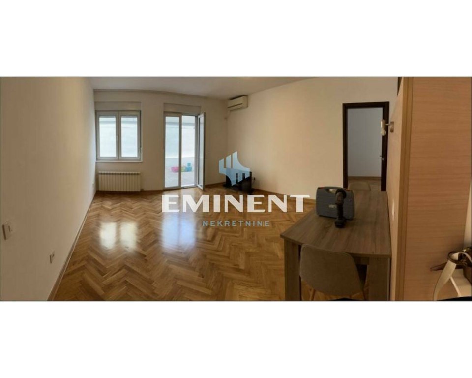 Vračar, Crveni krst, Cerska, 3.5, 80m2, 1300 EUR