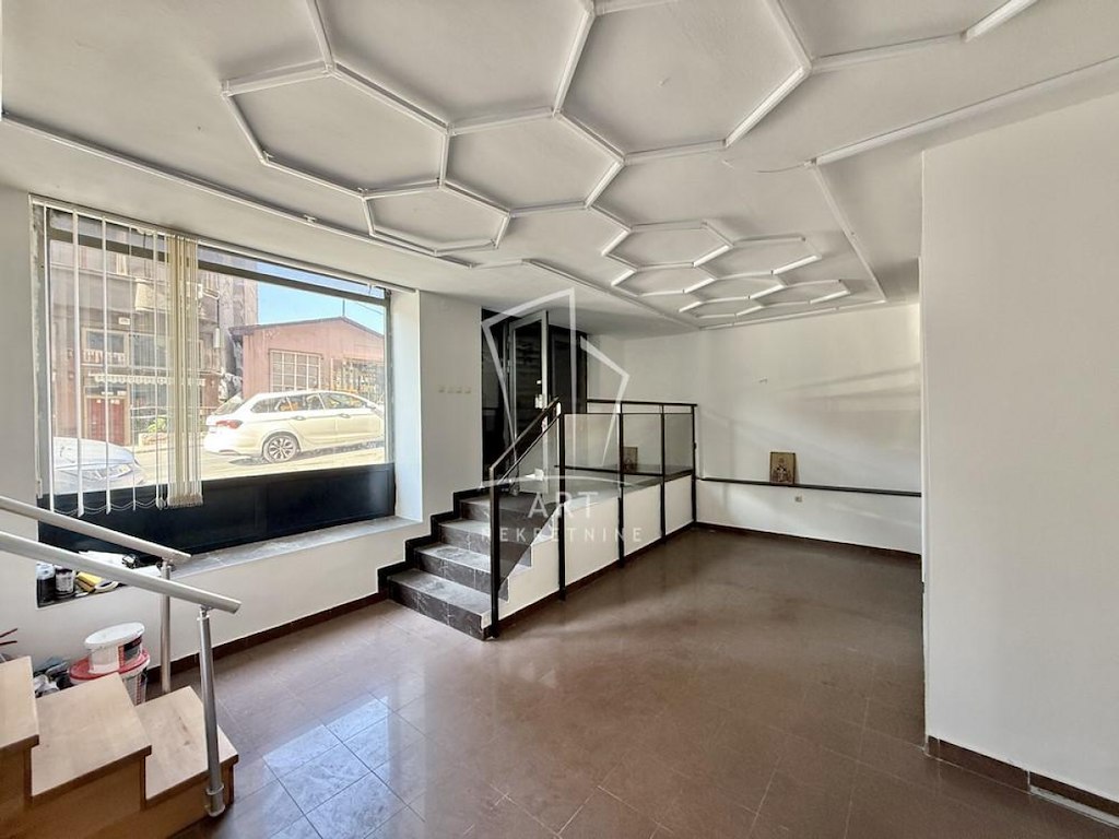 Poslovni prostor u Gavrila Principa, mereno 120m2 ID#12210