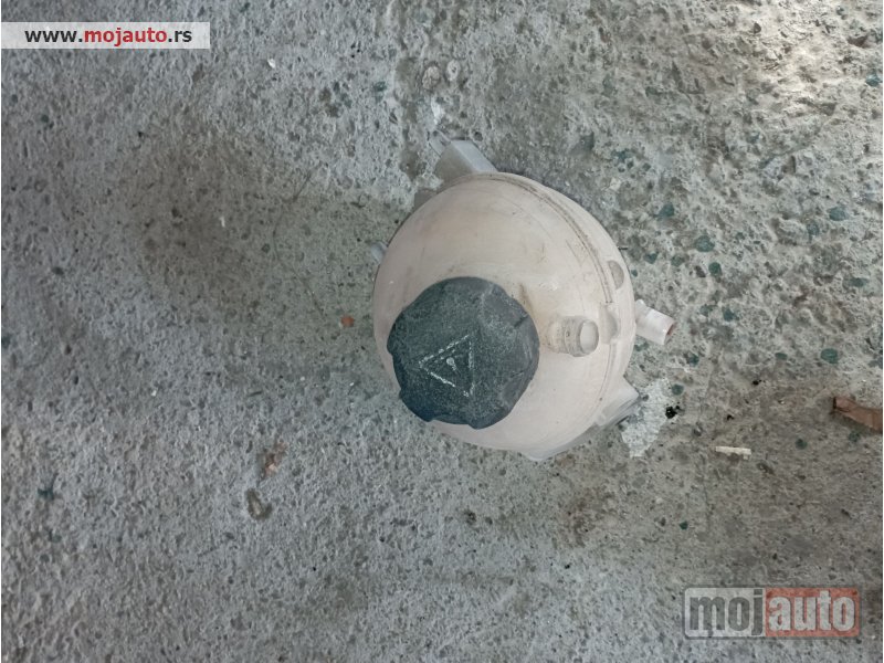 Posuda za rashladnu tecnost za Peugeot 3008