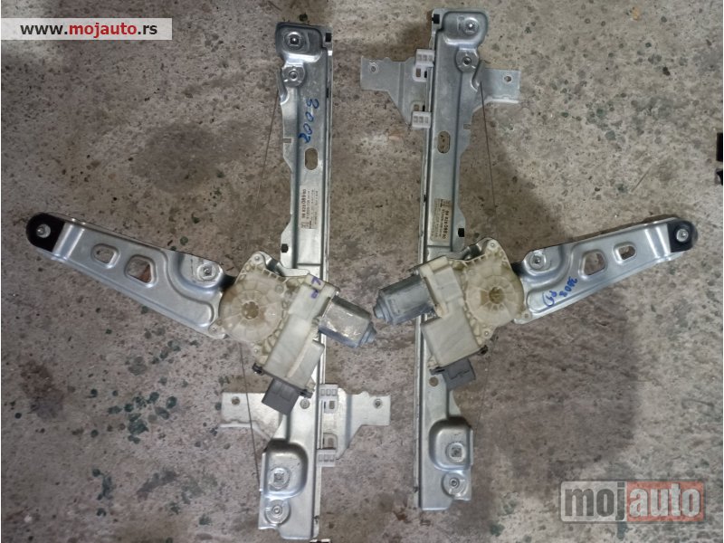 Prednji podizaci za Peugeot 3008