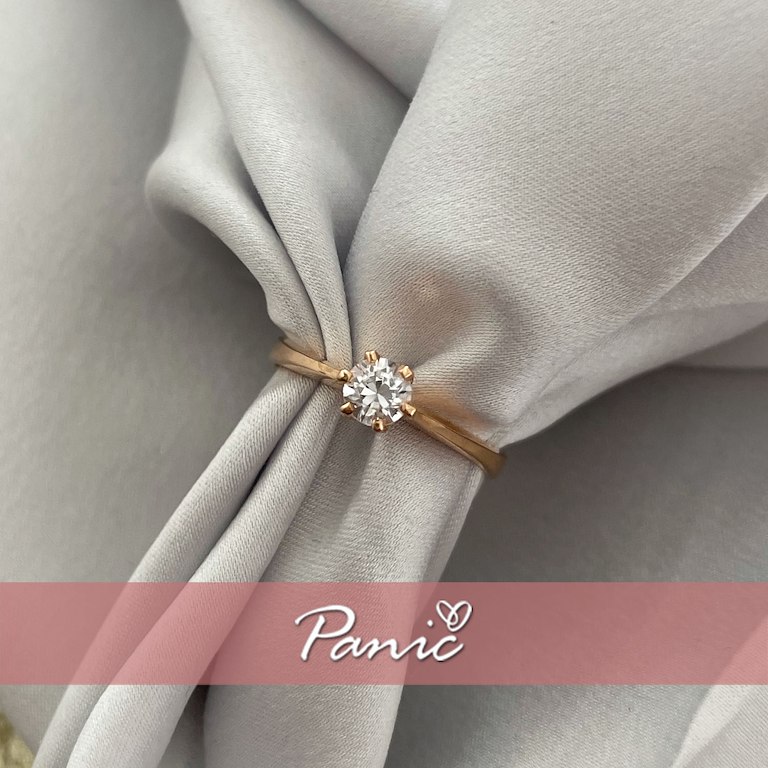 Prsten od roze zlata sa belim safirom 0.31 ct