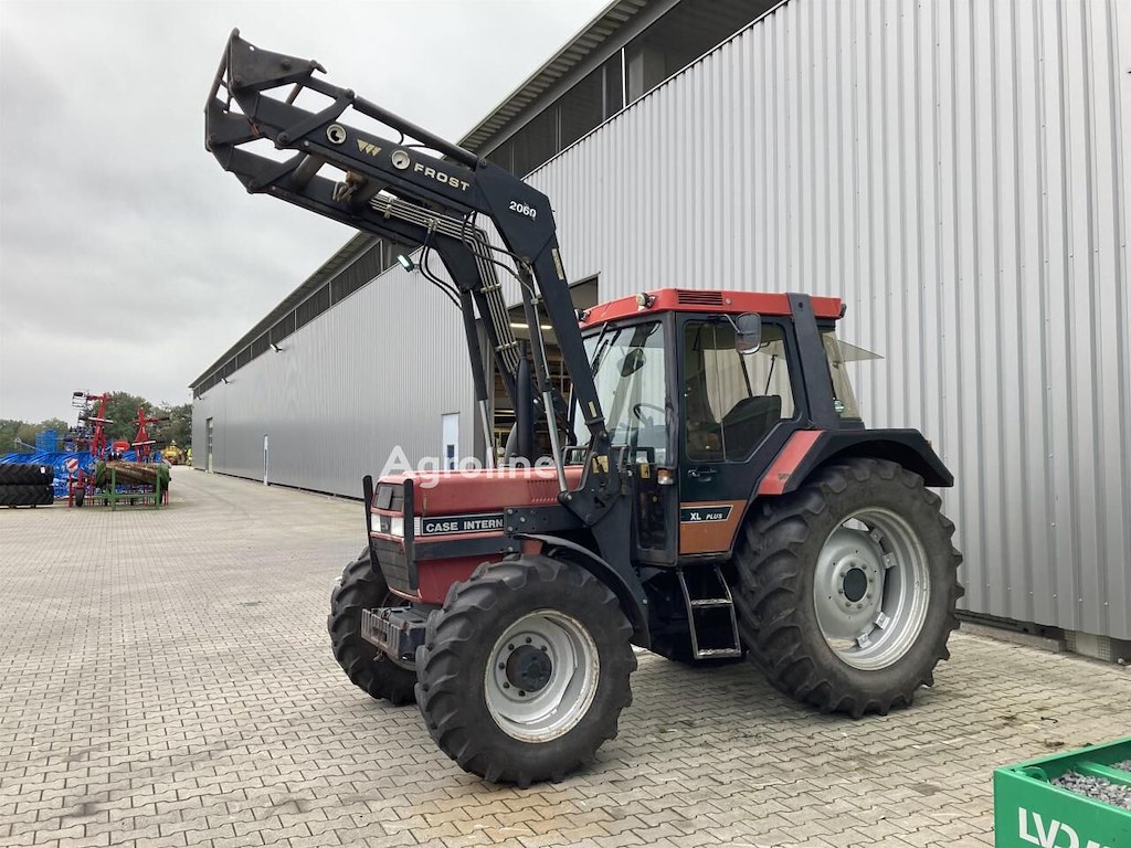 Case IH 844 XL Plus traktor točkaš