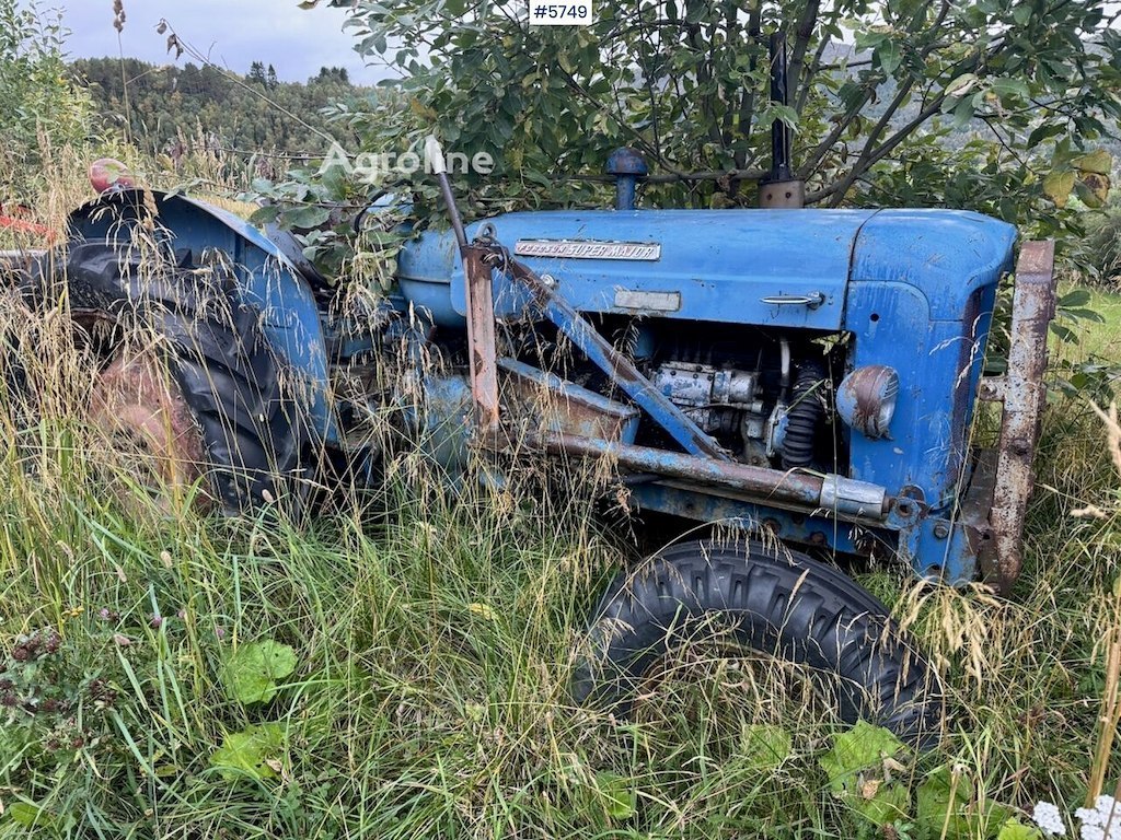 Fordson Super Major traktor točkaš