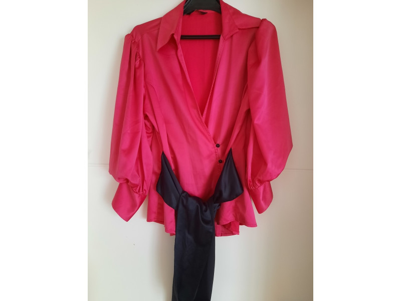 Prekrasna bluza od prave saten svile br 38.