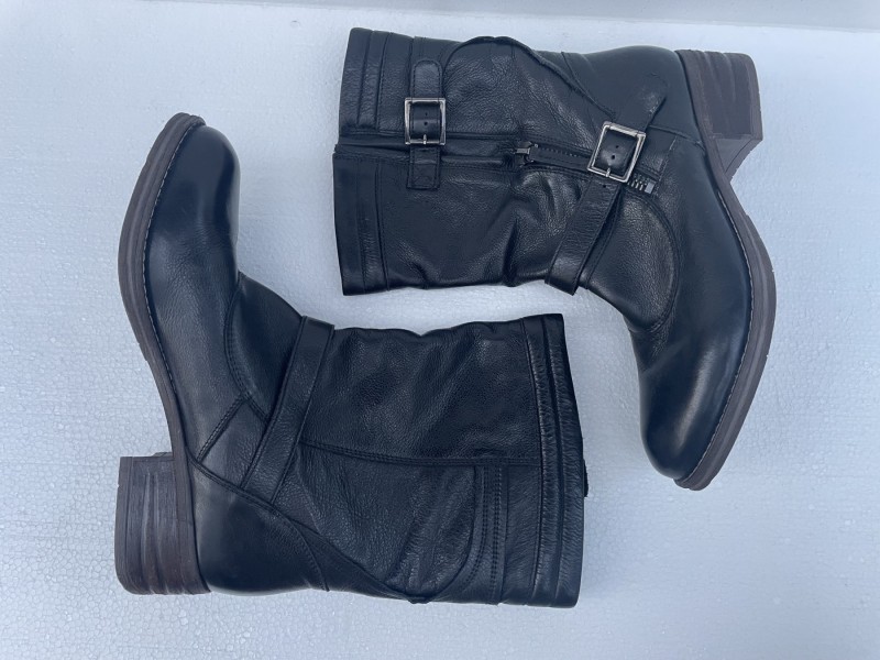 CLARKS cizme