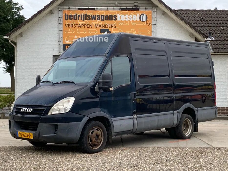 IVECO Daily 40C15V 3.0 HPI Euro 4 L2H2 AC Trekh. 3.5t. N1 minibus furgon
