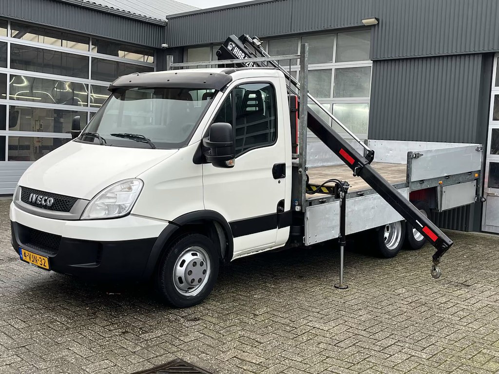 IVECO Daily 40C17 - Flatbed truck + crane kamion s ravnom platformom < 3.5t