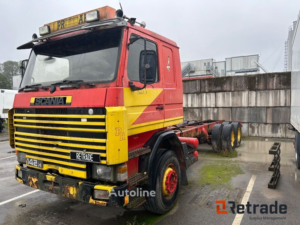 Prodaje se Scania R142H kamion šasija na aukciji