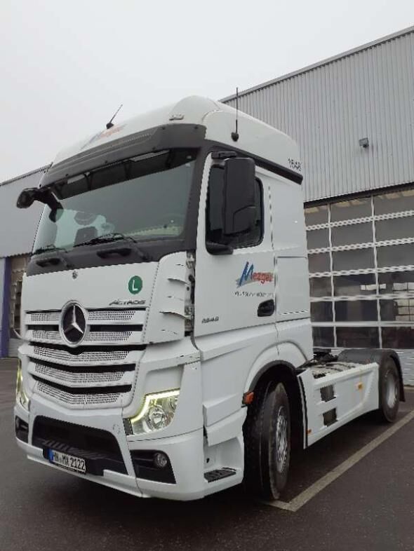Mercedes-Benz Vehicle Tractor 4x2 Standard tegljač (691256)