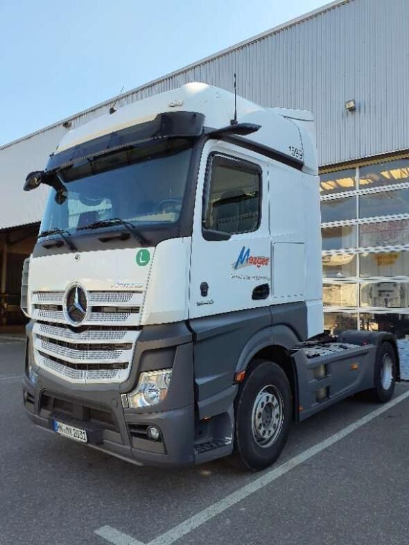 Mercedes-Benz Vehicle Tractor 4x2 Standard tegljač (691223)