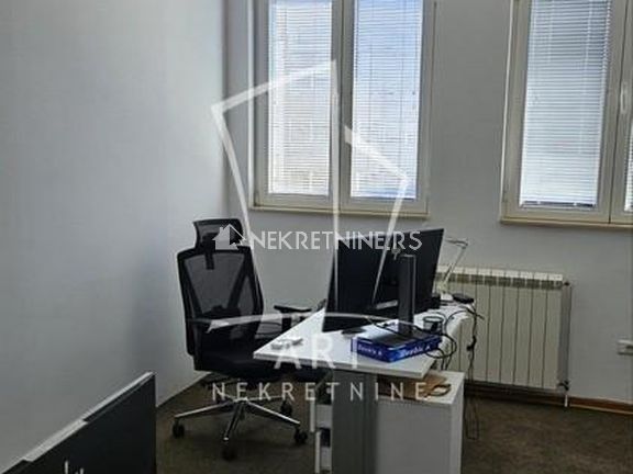 Poslovni prostor u centru grada ID#12234