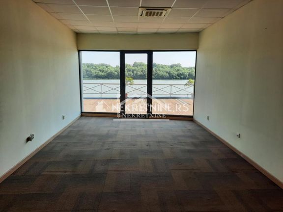 Zemun - Kej - 400m2 ID#24445