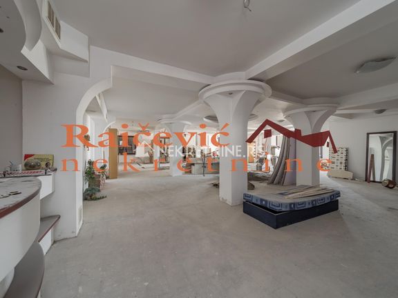 365m2, LABUDOVO BRDO ,0 poslovni prostor