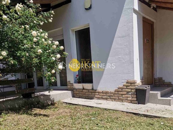 Kuća, Banstol 75m2 + plac 30ari ID#4481