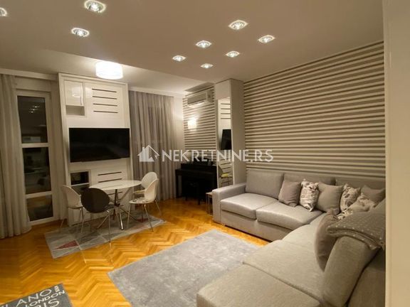 LUX STAN, Novi Sad, uži centar, 50m2
