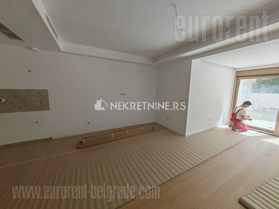 #49013, Izdavanje, Stan, KALENIĆ, 3200 EUR