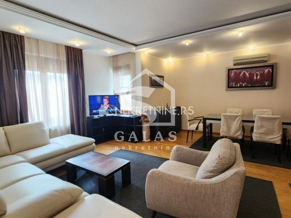 Vračar, Hram Svetog Save, 5.0 stan, 130m2, 2000 EUR