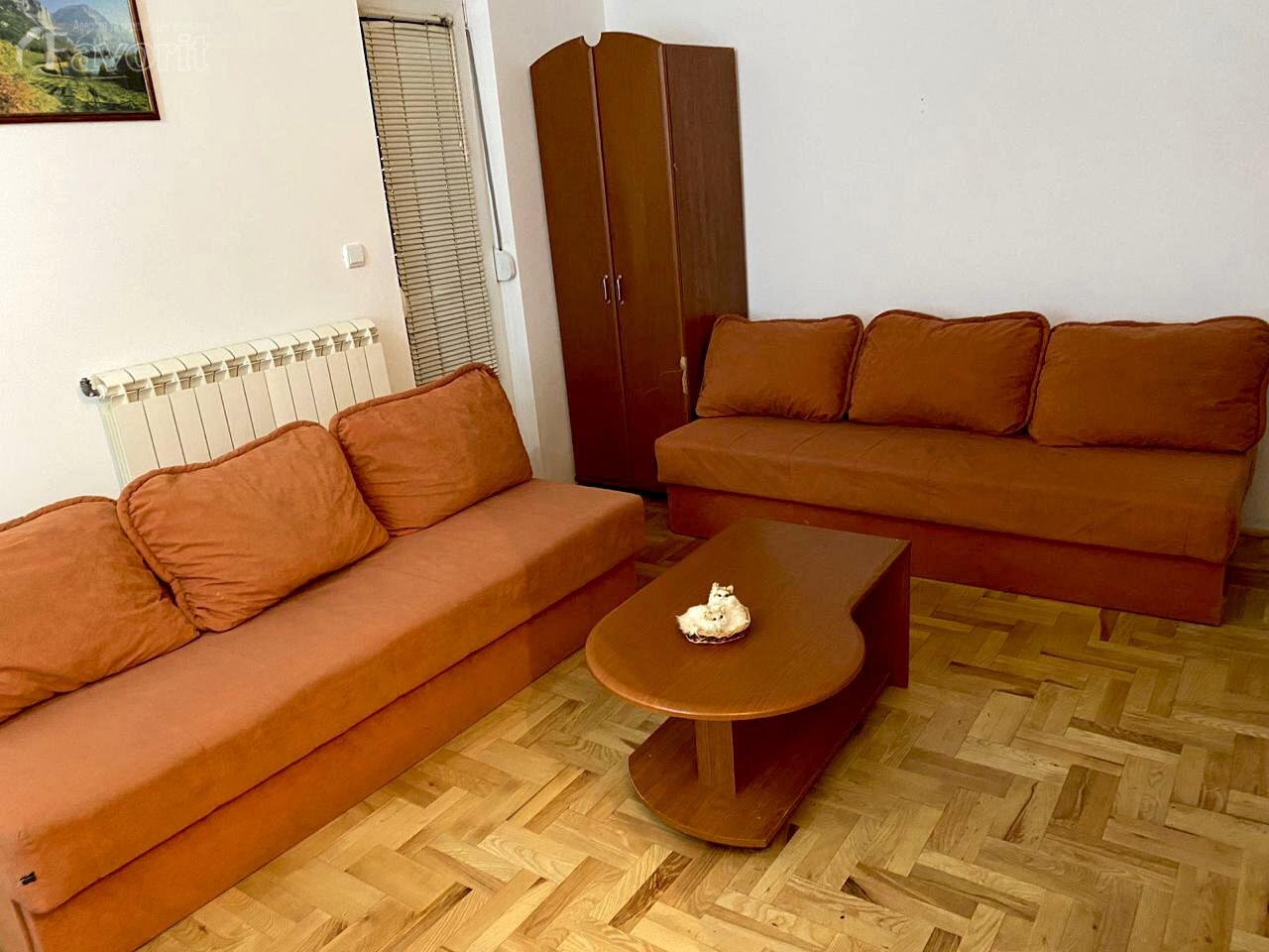 STARI KOSUTNJAK, TRSTENJAKOVA, 30m2