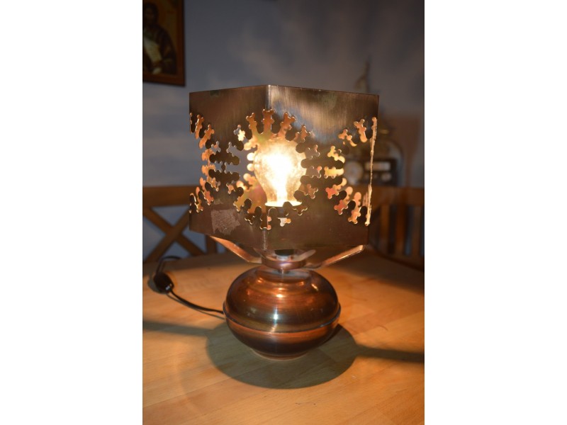 Stona lampa, bakarna