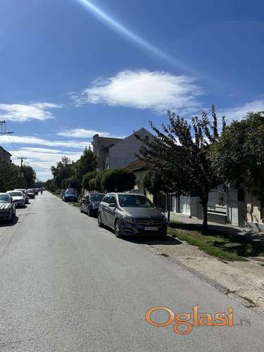 **Prodaja dva lokala u centru Bačke Palanke – Veselina Masleša**