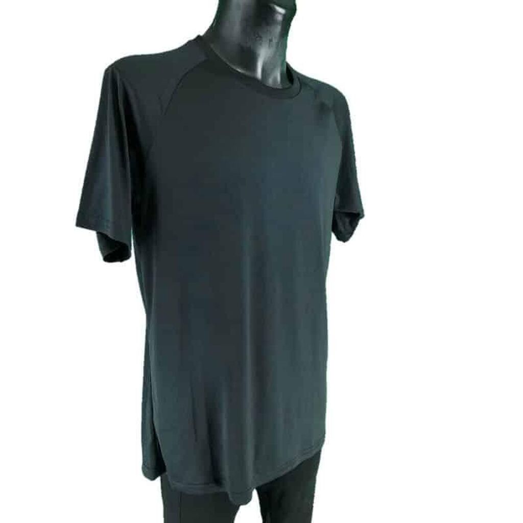 Majica umbro, vel. Xl marka: umbro veličina: xl materijal: poliester