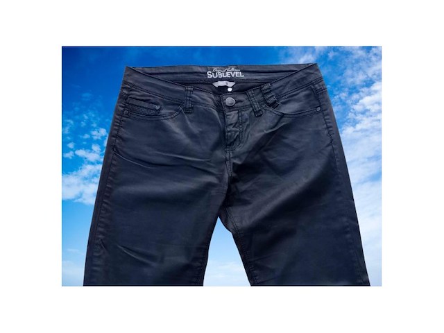 pantalone crne ,,SUBLEVEL` veličina M