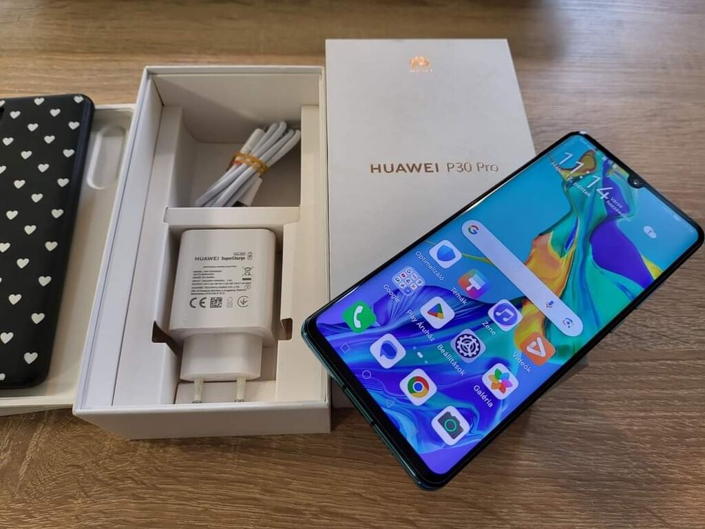 Huawei P30 pro, 8/128gb kao NOOOV Cena:27000din Dobijen na poklon ovaj