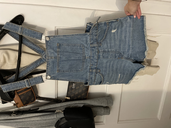 Bershka sorts sa tregerima