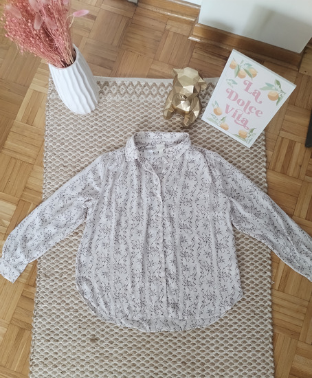 H&M lepa nova bluza sa cvetićima