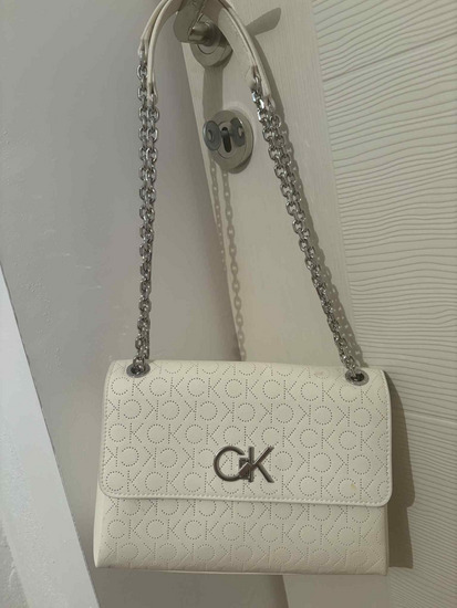 Calvin Klein bela torbica