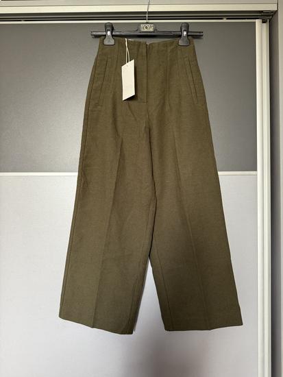 Zara pantalone novo sa etiketom