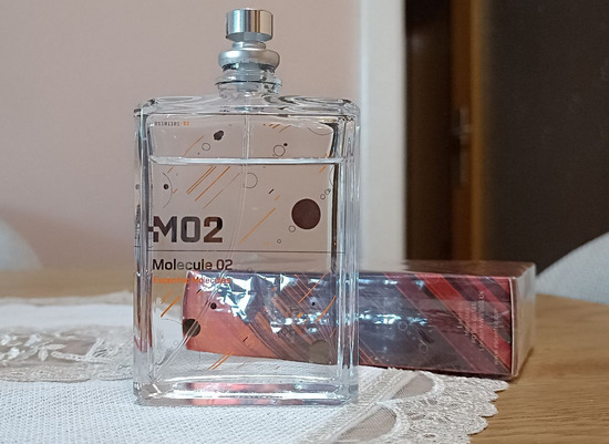 Escentric Molecules Molecul 02