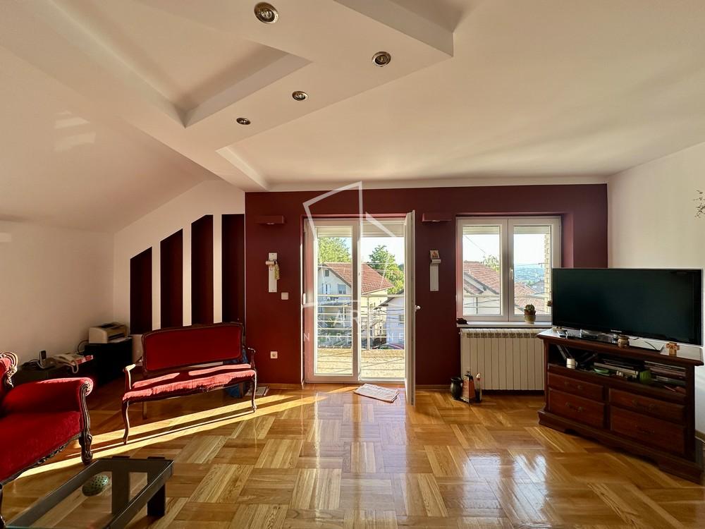 Kuća u nizu ID#12213 350.000 €