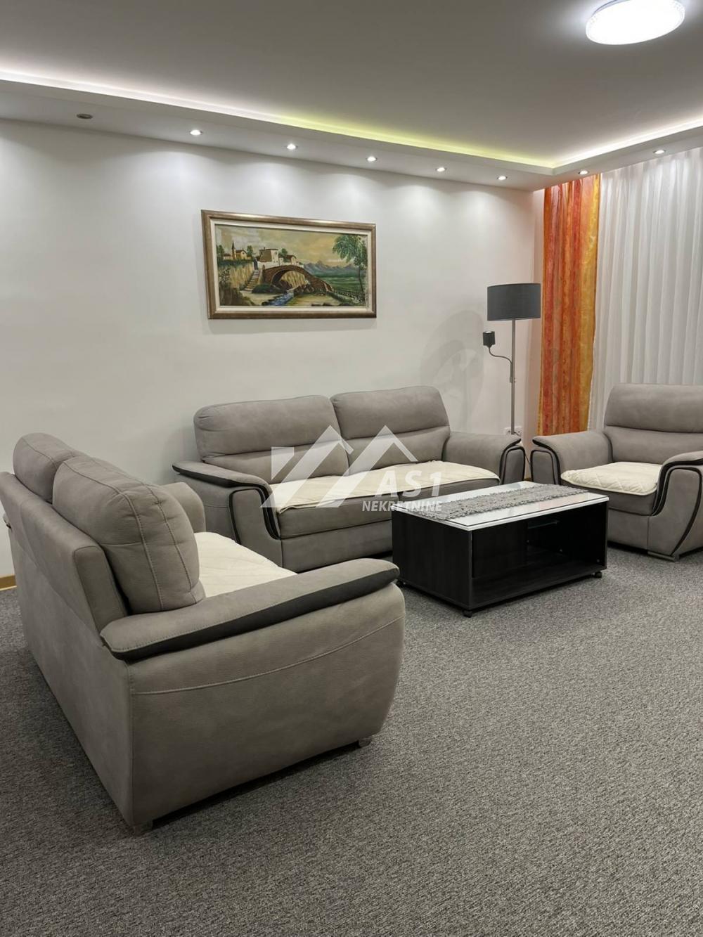 udajem LUX trosoban stan u Strogom Centru grada !!! ID#3659 1.300 €