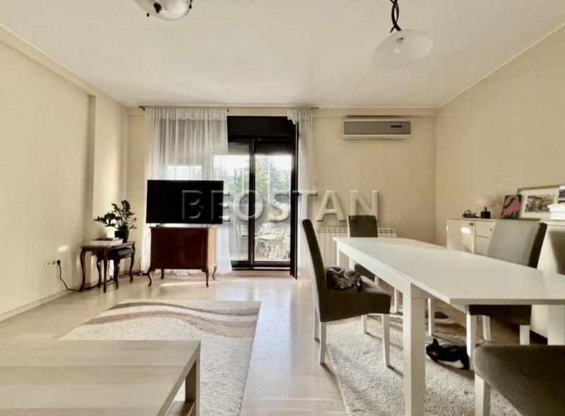 Centar - Vracar crveni krst #64257 650 €