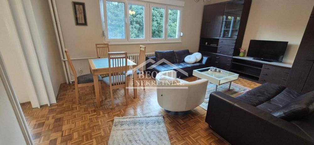 Novi Beograd - Stari Merkator - 2.5 ID#24510 700 €