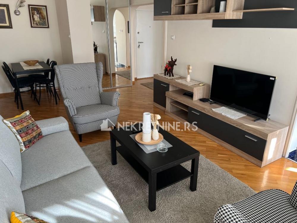 Blok 70,2.0,lep,moderan,useljiv ID#18534 600 €