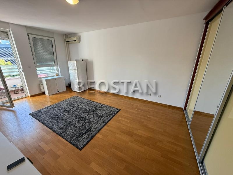 Novi Beograd - Belville #64241 800 €