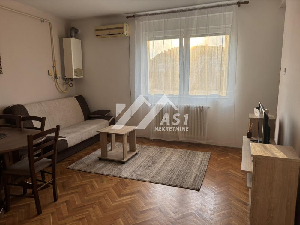 izdaje se lep 2,0 stan u Karadjordjevoj ulici ID#3625 400 €
